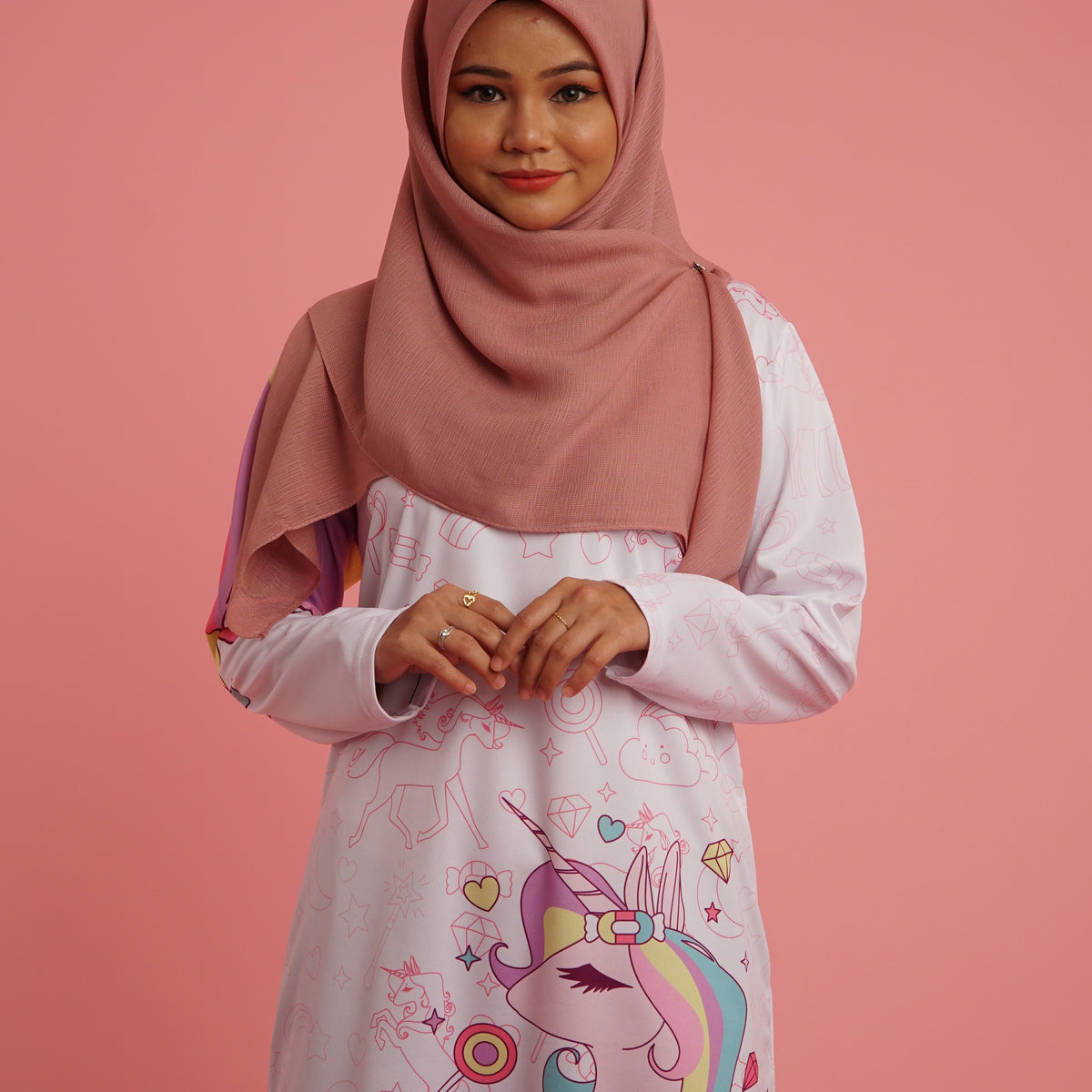 KUM02 : KIMYRA UNICORN WHITE ADULT
